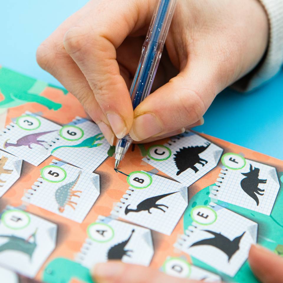 Colour-In Carry Case: Dinosaur Activity Case – CuriousUniverse